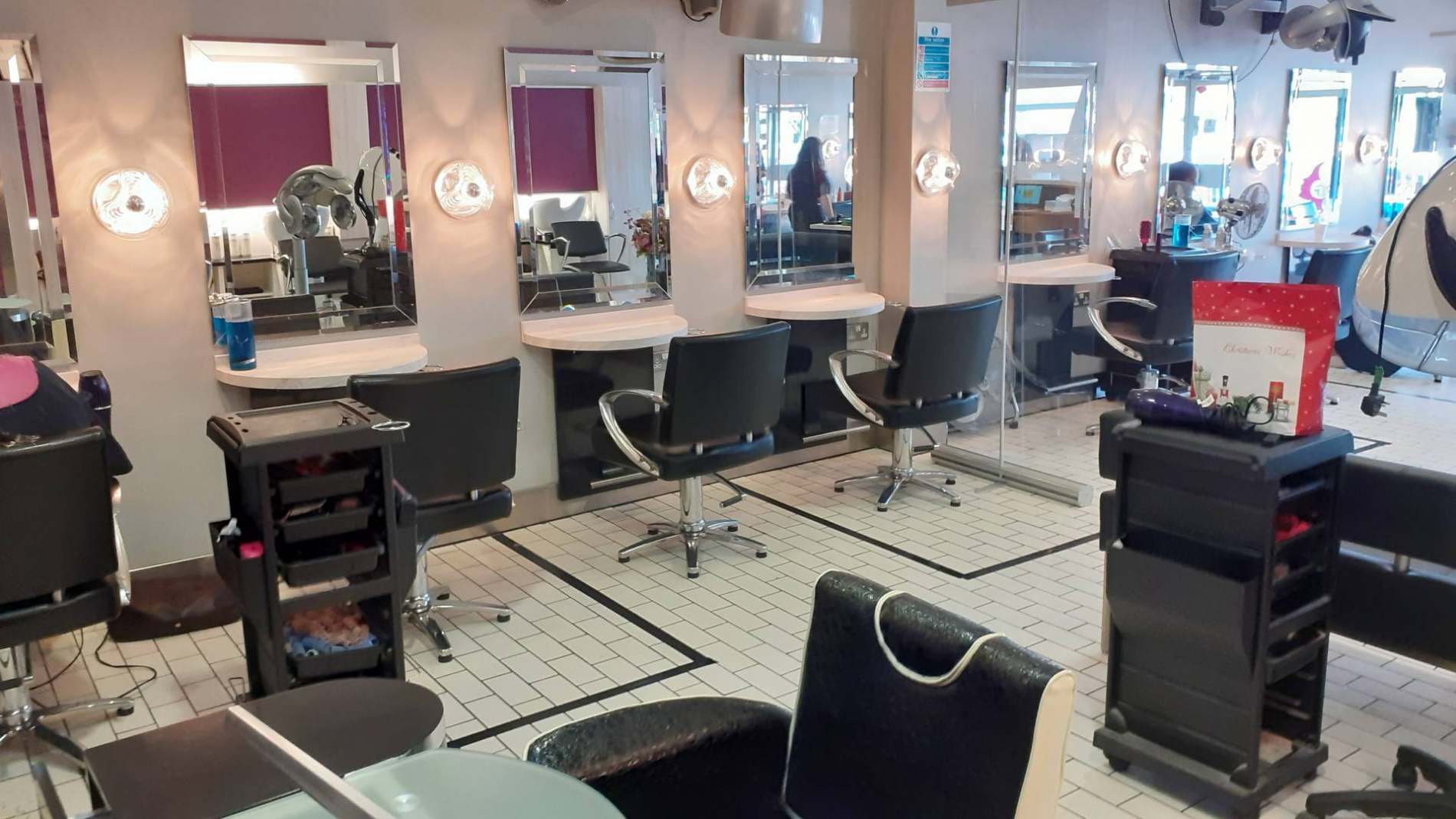 The Salon | Acute Look Hair & Beauty: premier hair salon in Basingstoke